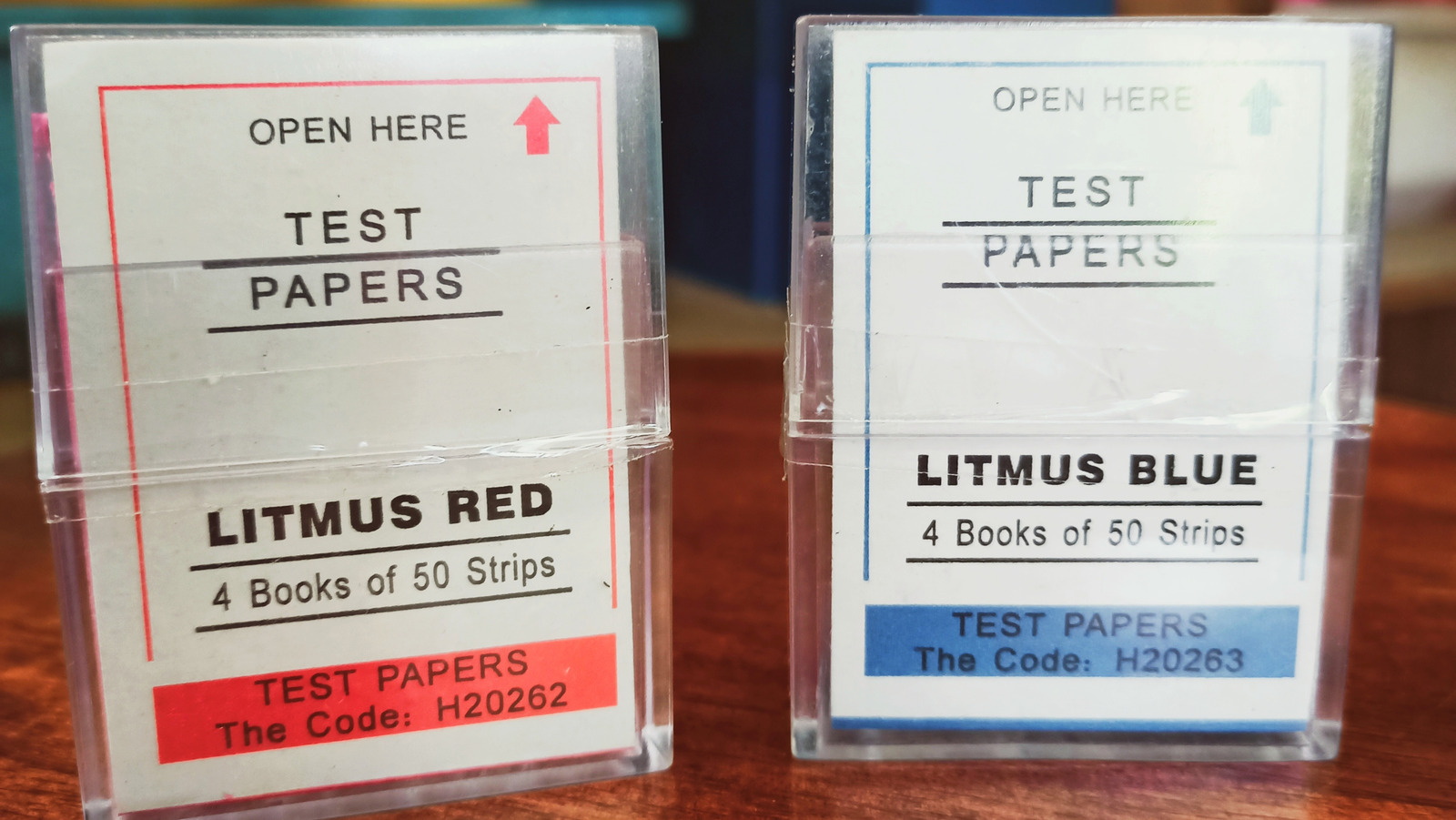 What Is The Difference Between Blue & Red Litmus Paper?
