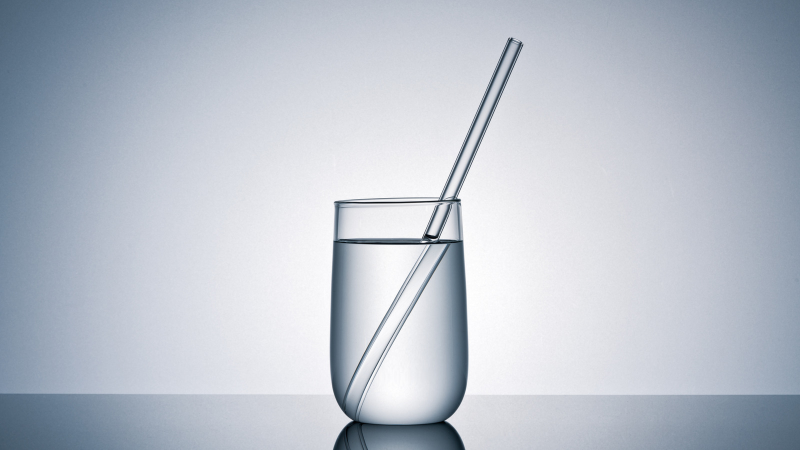 Why Your Straw Looks Like It's Broken In Water